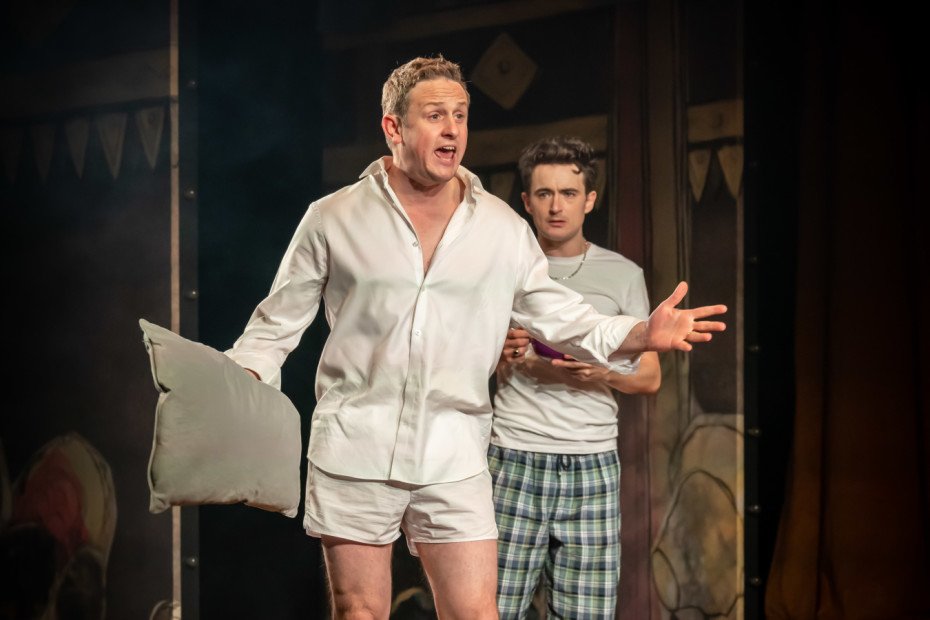 Review - Scandaltown at the Lyric Hammersmith | Official London Theatre