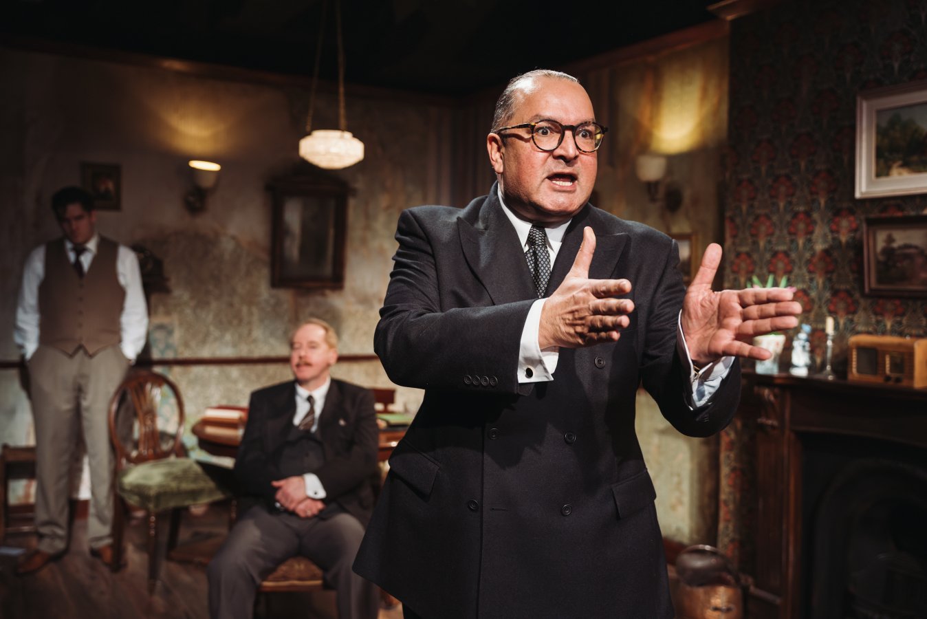 Buy Farm Hall tickets | Official London Theatre | Closed: 31 August 2024